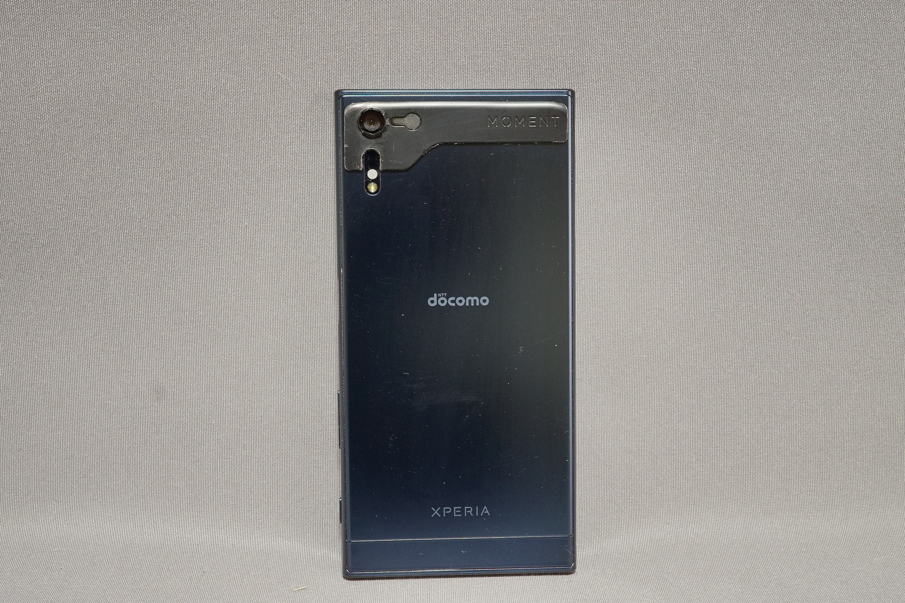 スマホ「Sony Xperia XZ」 に 「Moment Wide Lens 18mm」を スマホ「Sony Xperia XZ」 に 「Moment Wide Lens 18mm」を