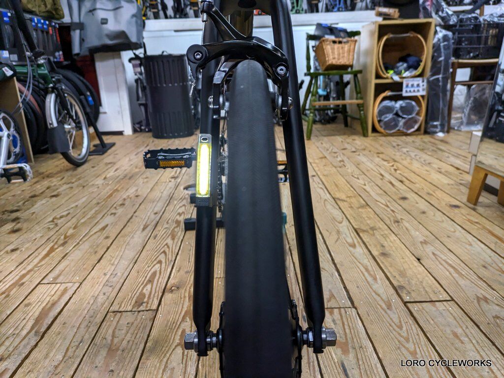 LORO CYCLE WORKS : スタイリッシュライト「knog PLUS」