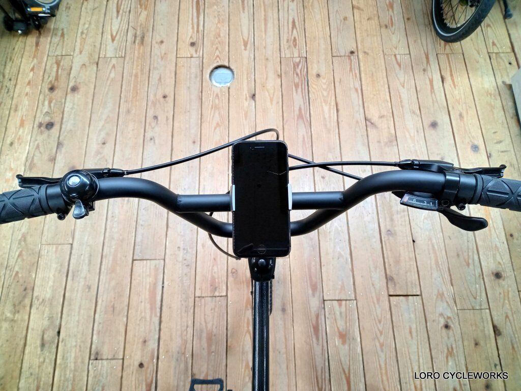 LORO CYCLE WORKS : メタルでスマートなスマホマウント「LOOP MOUNT」入荷。