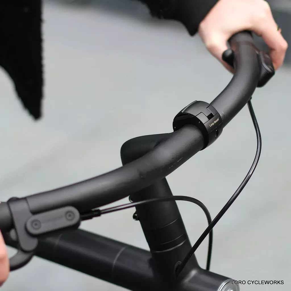 LORO CYCLE WORKS : メタルでスマートなスマホマウント「LOOP MOUNT」入荷。