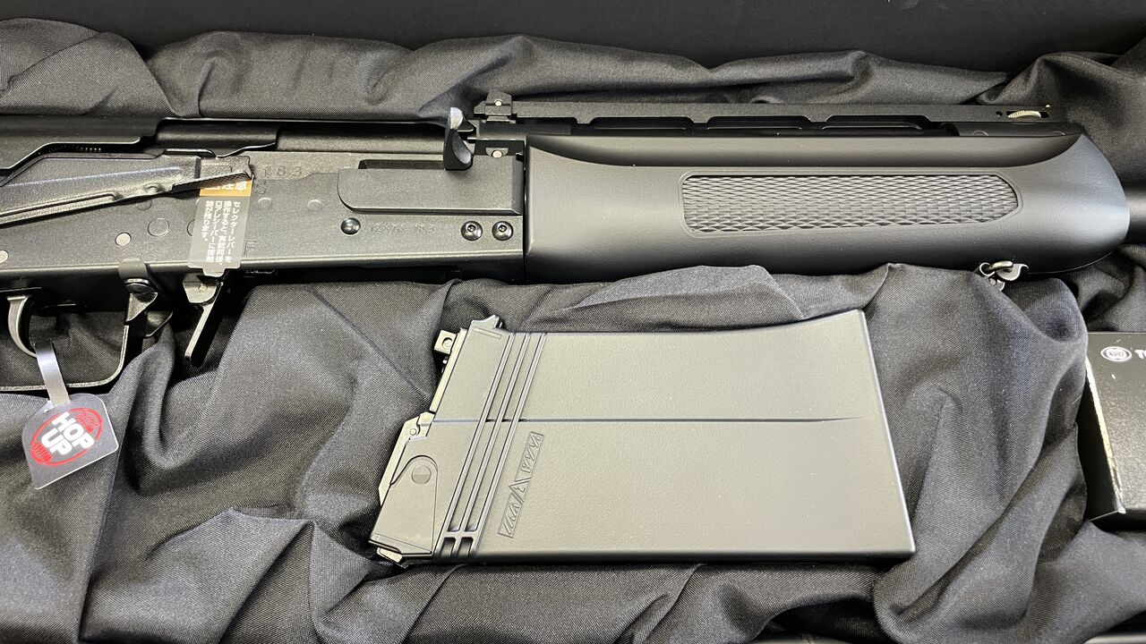 東京マルイ SAIGA-12K ガスブローバック : Bravo1は自重で落下します