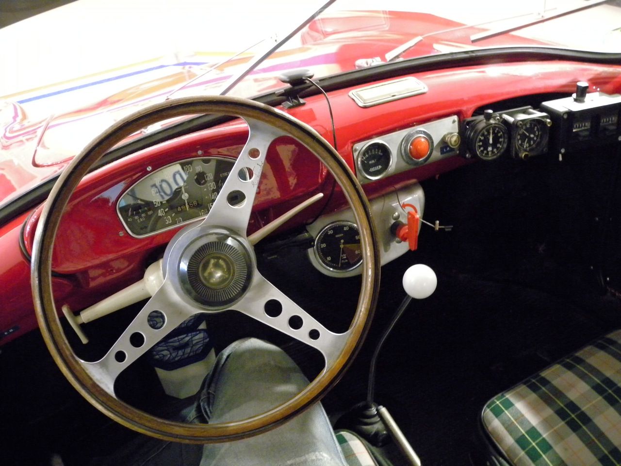 アウト ガレリア ルーチェ Official BLOG:Exhibition car ☆展示車両 ALPINE A106☆