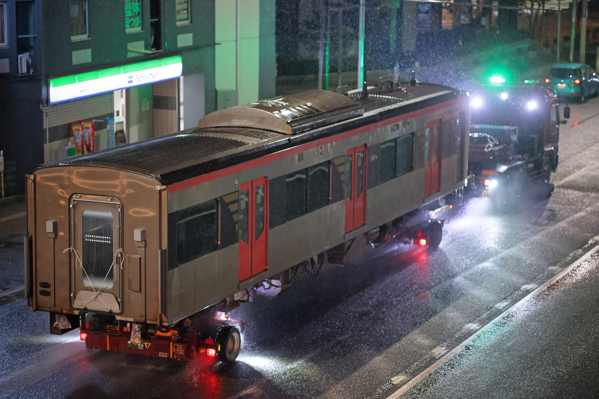 都営浅草線5500形5507編成「5507-8号車」のJ-TREC横浜事業所への入場。 : 今日のおしゃしん