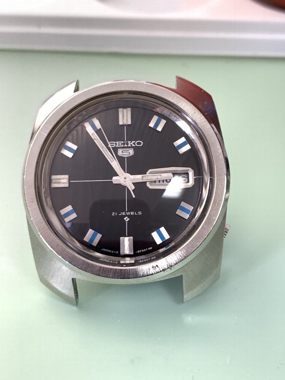 □ SEIKO 5 6119-8220 21Jewels(1969年)昭和44年 : 僕と猫と □ SEIKO 5 6119-8220 21Jewels(1969年)昭和44年 : 僕と猫と