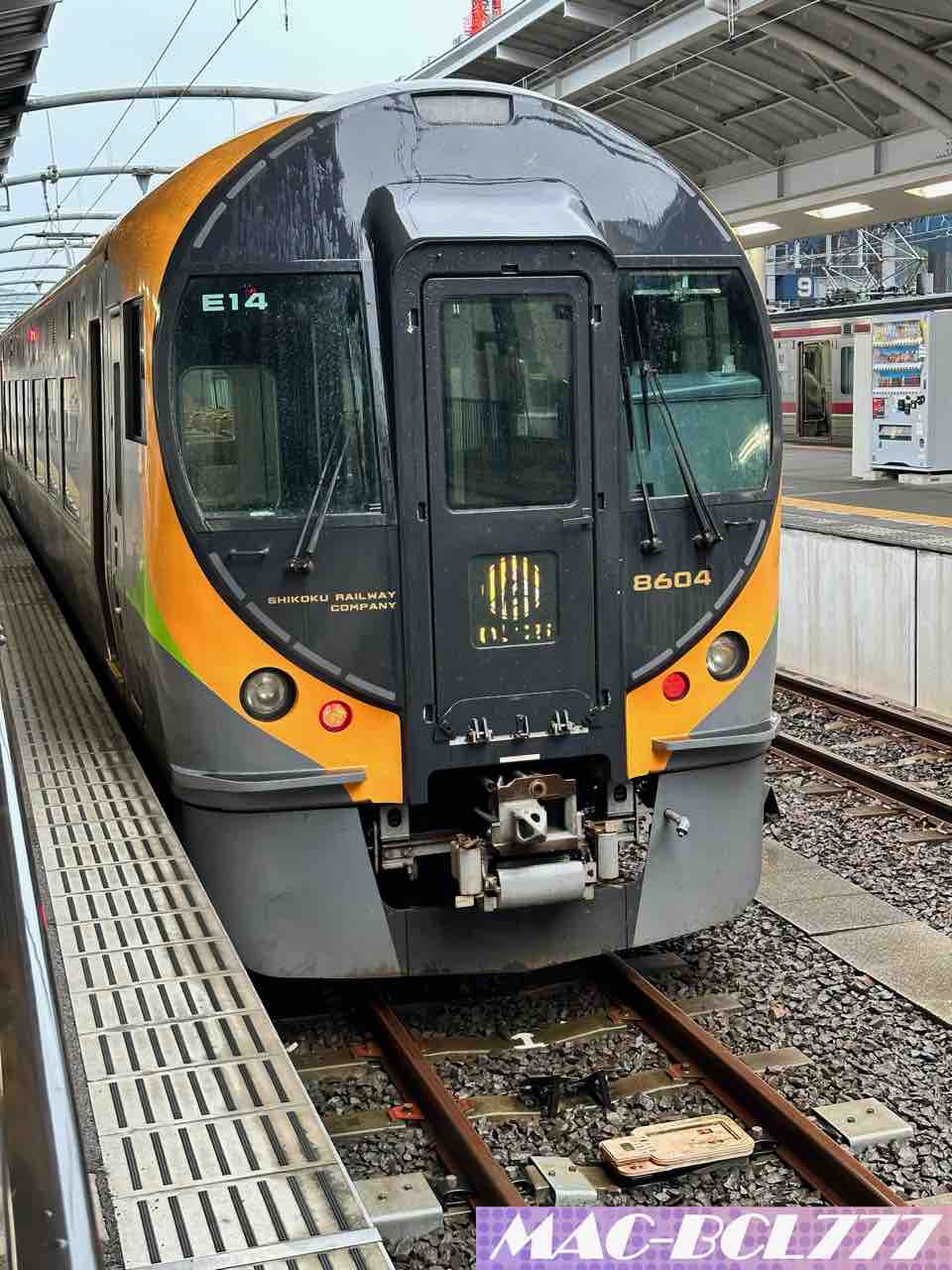 JR高松駅の車両 : MacとBCLと無線の時間