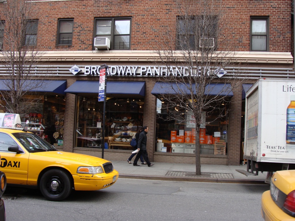 窓＠New York : キッチン用品を買うなら：Broadway panhandler＠East Village, NY