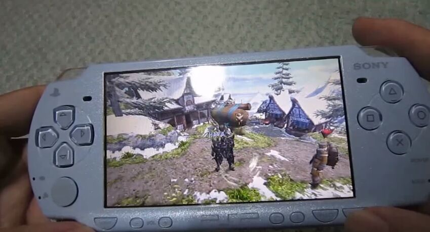 PSP「インターネット見れます！ゲームダウンロード出来ます！音楽も聴けます！動画も入ります！別売りでワンセグも！」昔ワイ「すげえ！」 : ゲーハーの窓