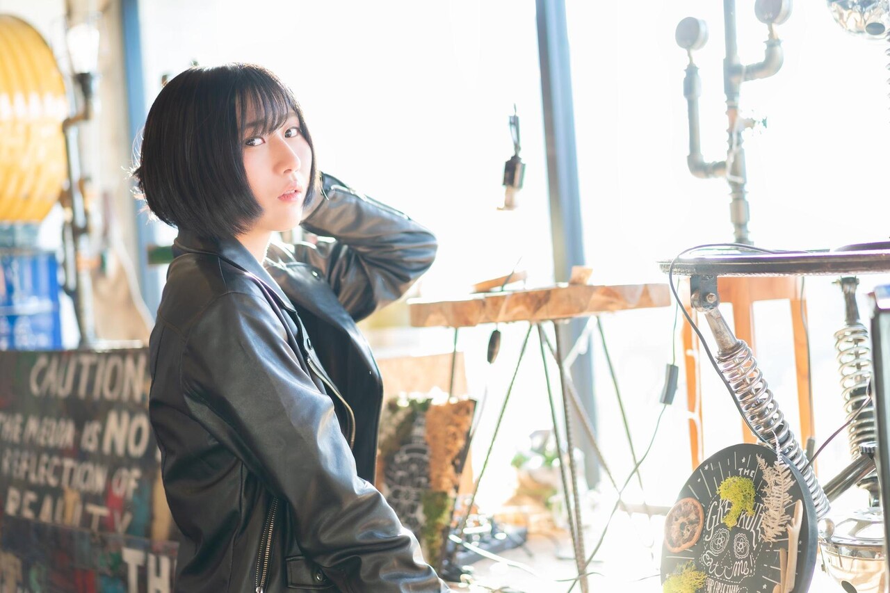 Moment Vol.2: グラビア写真集 Mio Mito 美東澪 : グラビア週刊誌