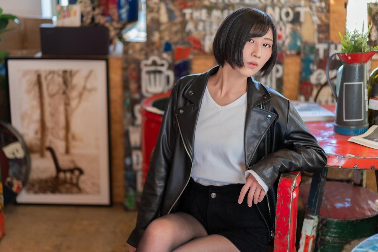 Moment Vol.2: グラビア写真集 Mio Mito 美東澪 : グラビア週刊誌