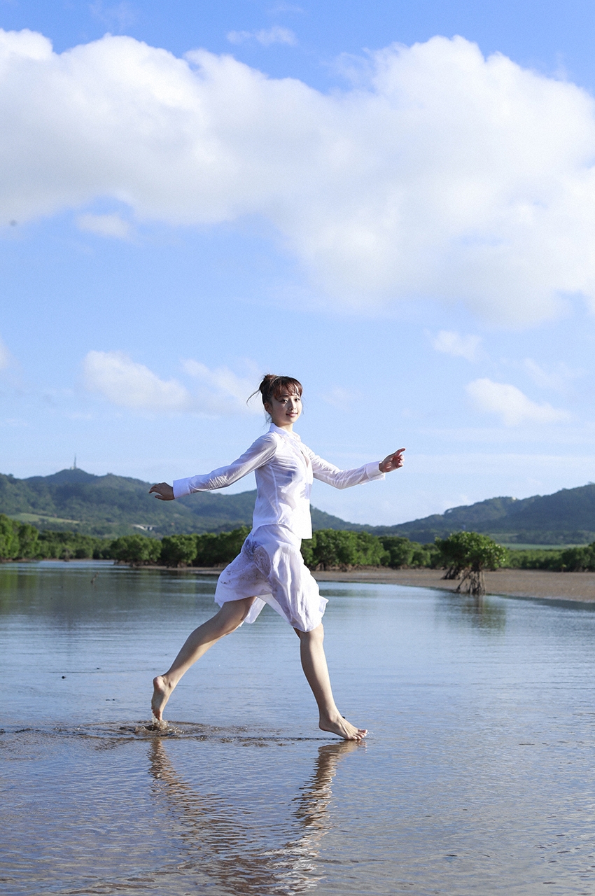 [WPB-net] No.213 Asuka Hanamura 華村あすか 「進化と解放」 (2017-12) : グラビア週刊誌