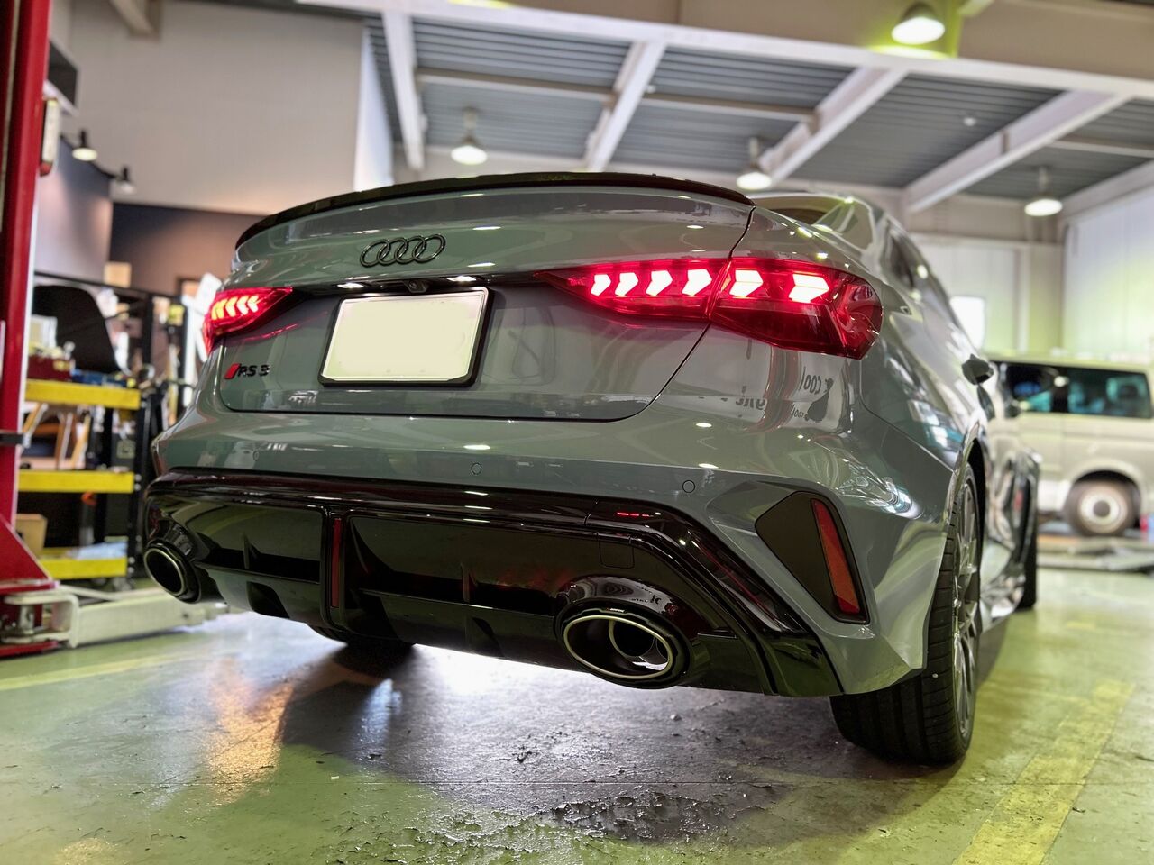 AKRAPOVIC Evolution Line (Titanium) AUDI RS3 SEDAN (8Y) 後期型お取付させて頂きました ...