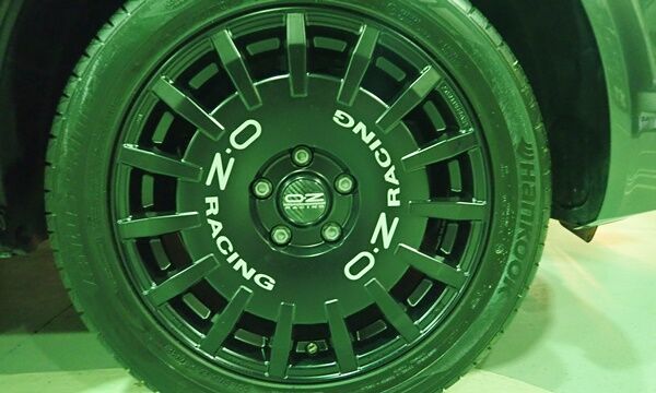 【スタッフ日誌】T6 MultivanにOZ Rally Racing VAN装着！！ : maniacs Blog