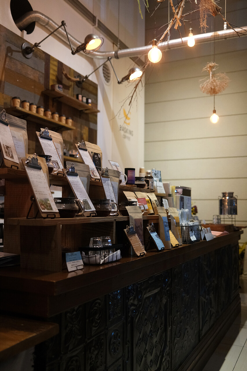 万太郎.net : 志免町【ハチミツボタン】で晩ごはんからの【Basking Coffee】で珈琲とケーキ。