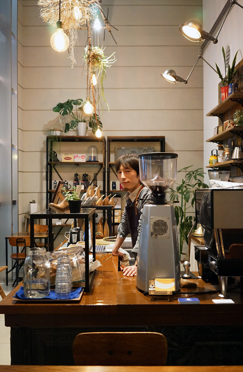 万太郎.net : 「マサラキッチン」の“原点回帰カレー”からの「5CAFE」「BASKING COFFEE」『福岡の隠れ家・穴場』