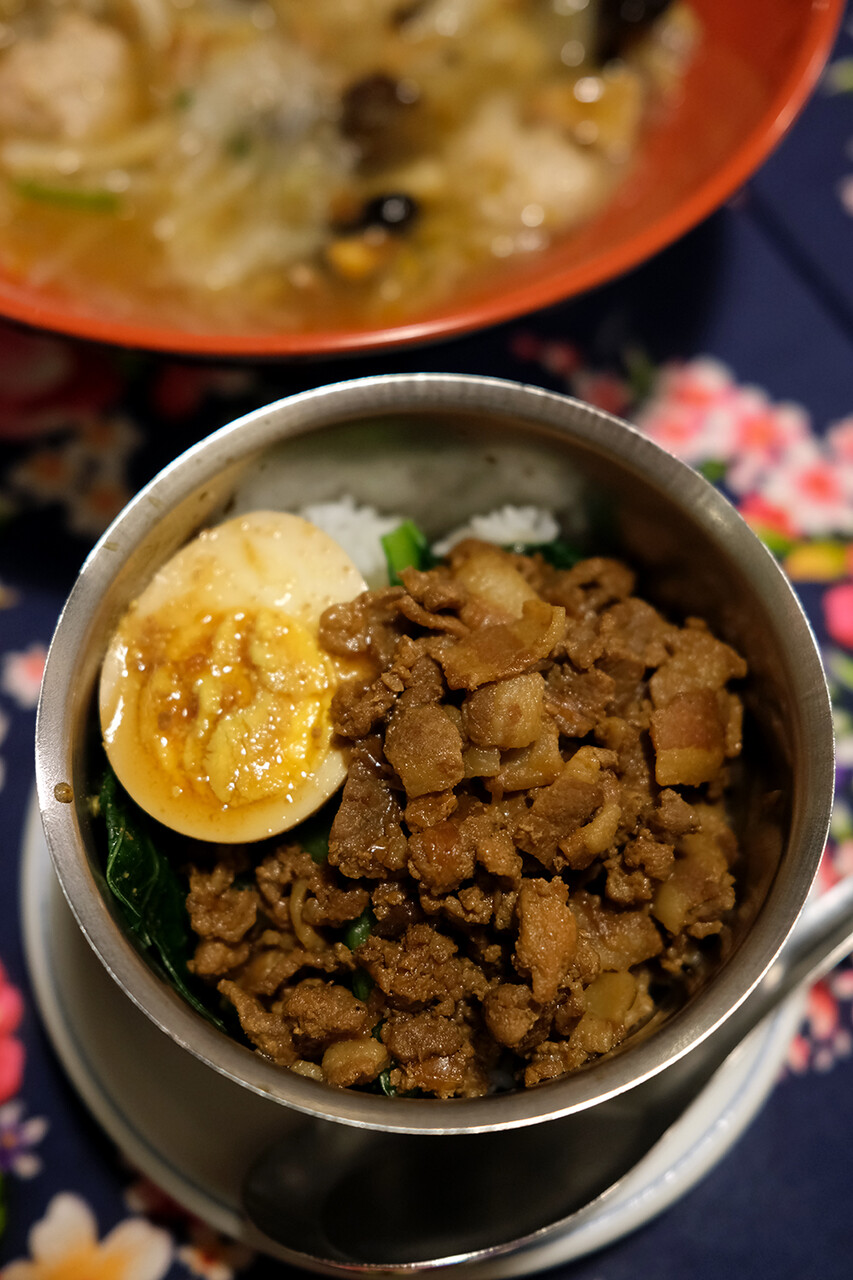 万太郎.net : 【manu coffee】を卒業するタクロウくん。そして晩ごはんは【台湾屋台料理 亜洲界世】。