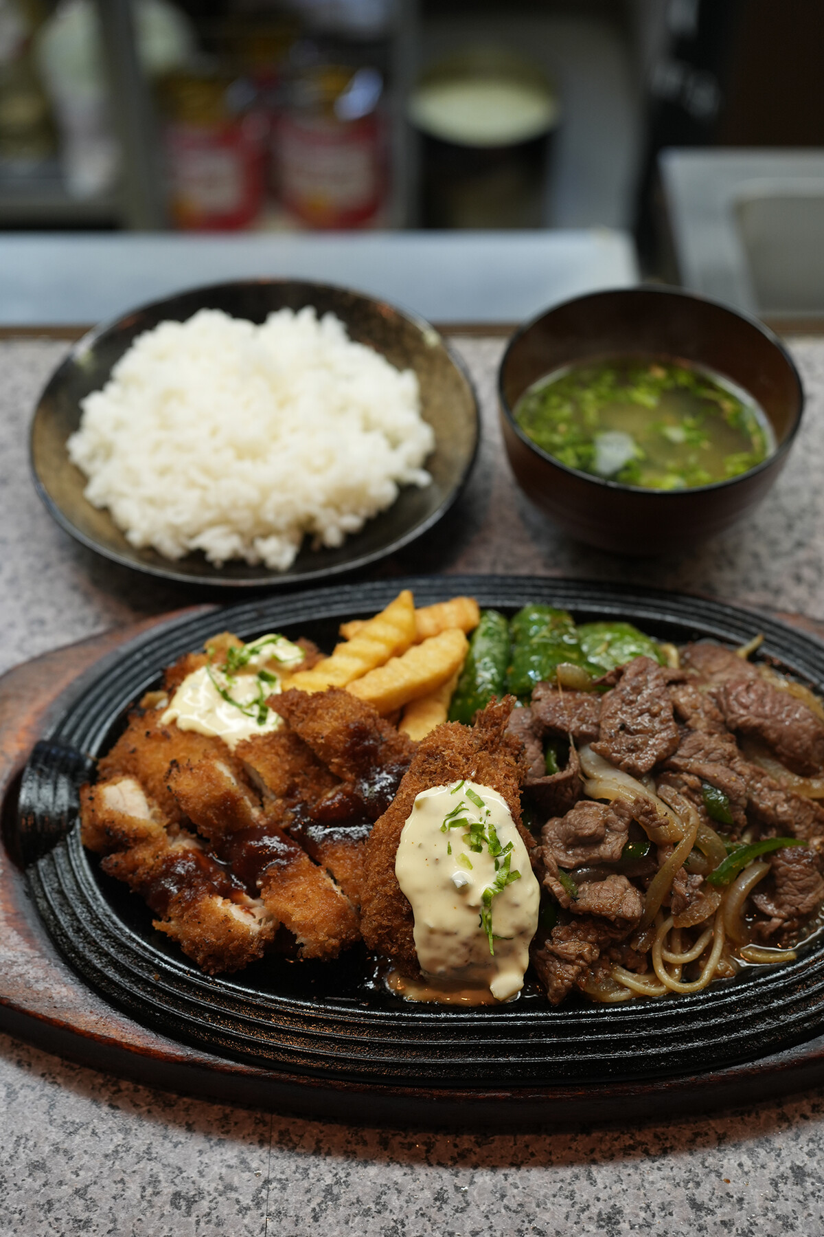 万太郎.net : 東比恵【お食事処 政】で晩ごはんと【珈琲小林】の試作コーヒーゼリーや【グリルボブソン】など。