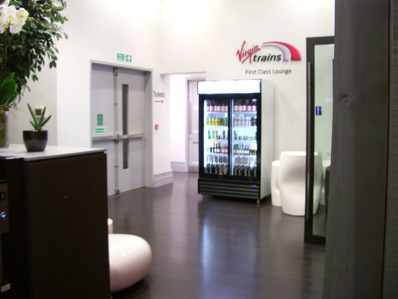 ｷﾝｸﾞｽｸﾛｽ駅の1等(ﾌｧｰｽﾄｸﾗｽ)ﾗｳﾝｼﾞ(King's Cross First Class Lounge) : ﾛﾝﾄﾞﾝ(穴場 ...