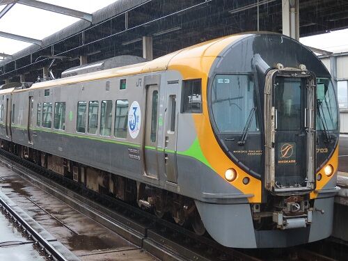 通常期と最繁忙期で異なる8600系の運用 : まぁ～くんの乗り物情報日記