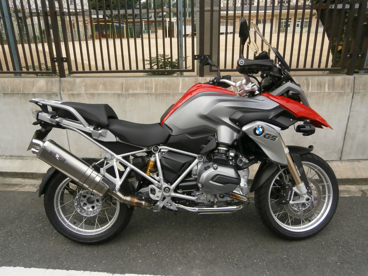 BMW R1200GS LC 用の車検対応マフラーです^^ | バイクマフラー販売・ワンオフ製作のR-style