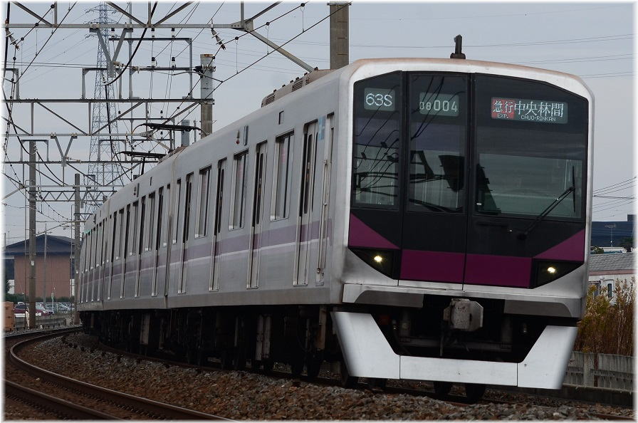 12/22東武鉄道杉戸高野台駅付近で東京メトロ08系 : 新・yoshiのデジカメ＆ネガ写真集