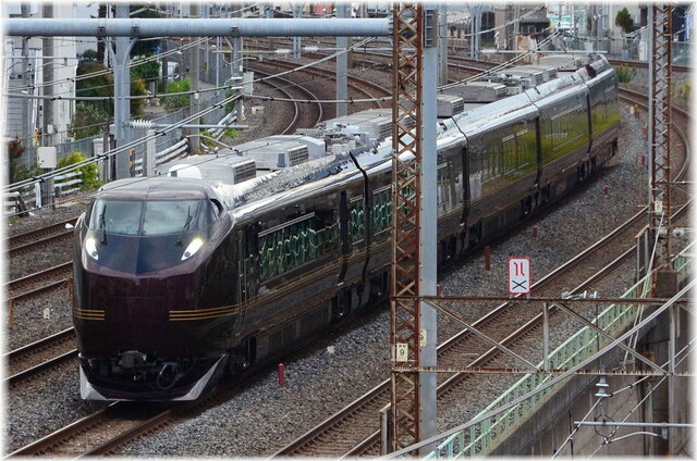 11/5北浦和駅付近の跨線橋から E655系5両 なごみ 越後湯沢行き団体臨時電車 : 新・yoshiのデジカメ＆ネガ写真集