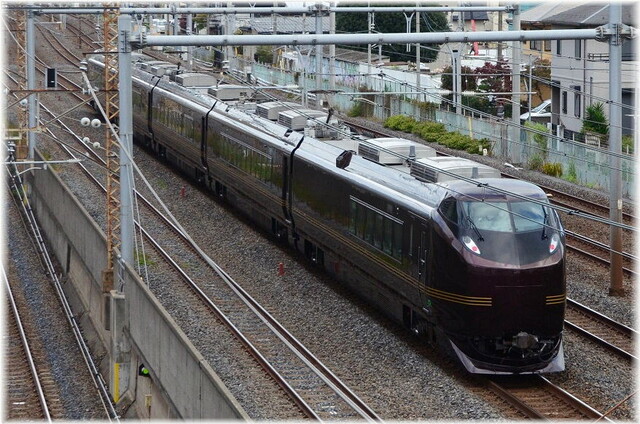 11/5北浦和駅付近の跨線橋から E655系5両 なごみ 越後湯沢行き団体臨時電車 : 新・yoshiのデジカメ＆ネガ写真集