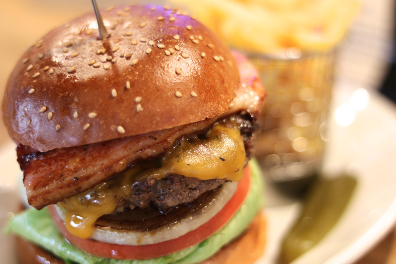北千住「BOSSA BURGER」国産牛100%パティがうまい！激戦区にオープンした期待の新店 : 【東海ハンバーガー協会(THK)公式ブログ ...