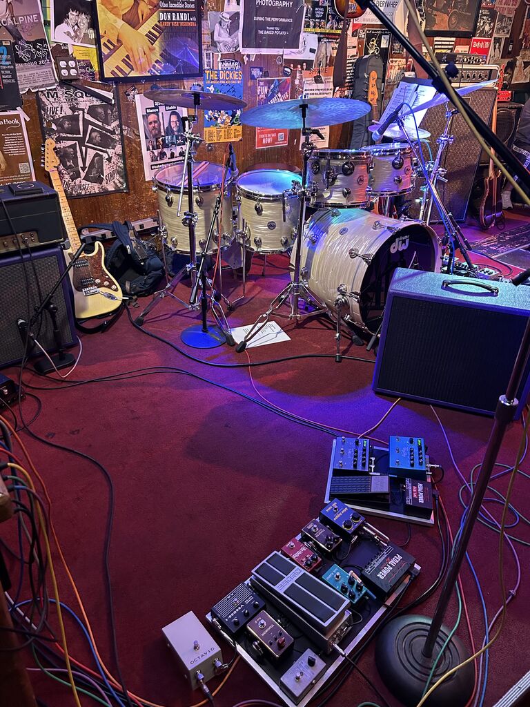 Masato Itoh / 伊藤雅人 アメリカで軟禁生活中のギタリスト : マイケル・ランドウのライブを観にベイクドポテトに行ってきました