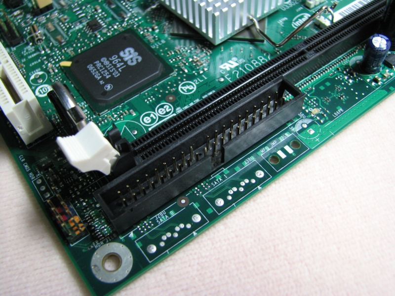 Intel初のMini-ITXマザー『D201GLY』の実力は : BlogなMaterialisticA