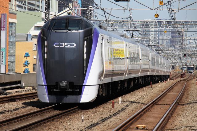 E353系、中央本線も青梅も富士急も！ : 「まつもとあずさ」が3番線にまいります！