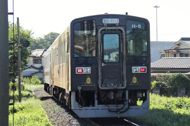 ひたちなか海浜鉄道・キハ11～JR東海と東海鉄道事業のお古の型式はキハ11！ : 「まつもとあずさ」が3番線にまいります！