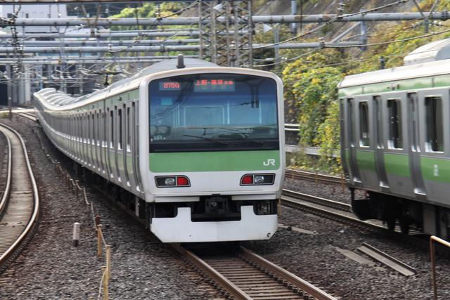 2019年06月01日 : 「まつもとあずさ」が3番線にまいります！