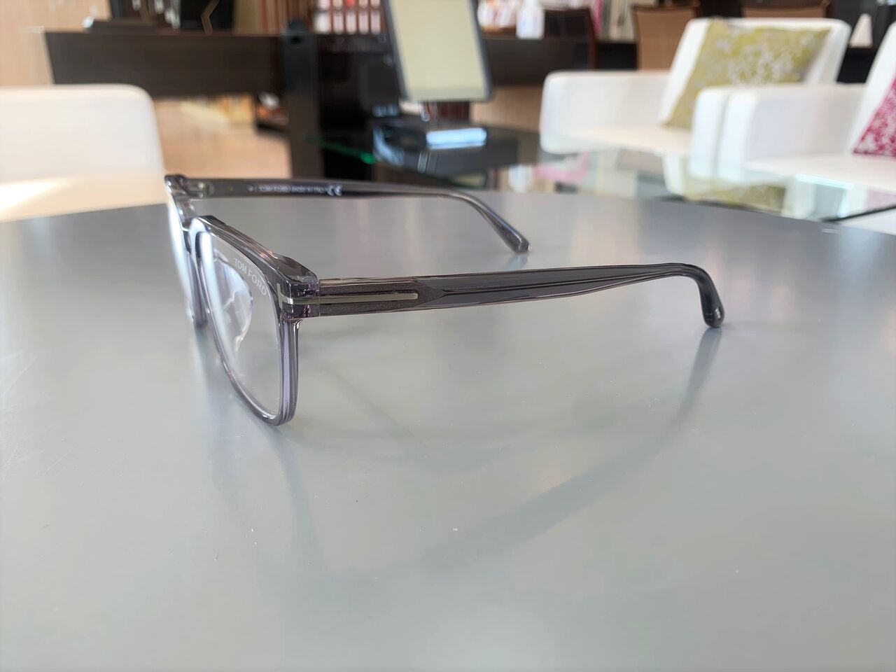 トム・フォード : メガネの松村