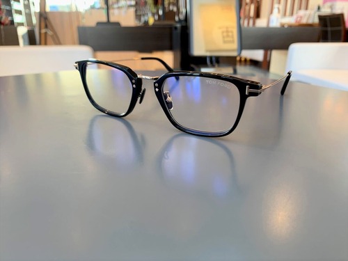 TOM FORD TF5862-D-B : メガネの松村 TOM FORD TF5862-D-B : メガネの松村