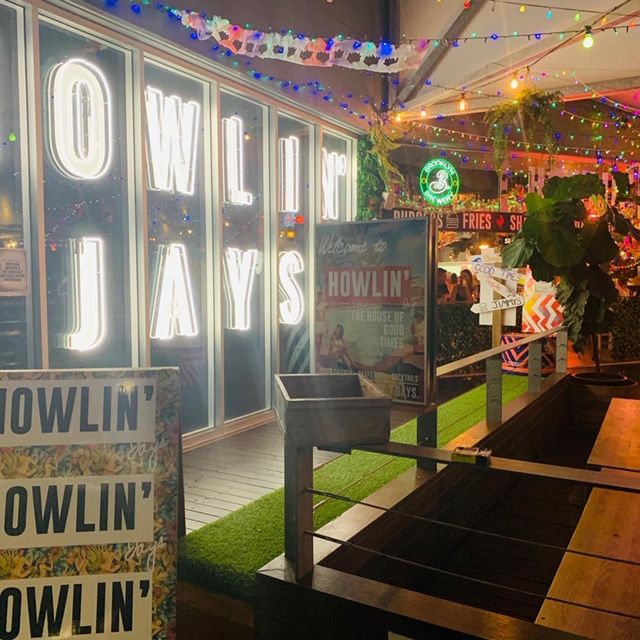 オーストラリアのエリオットです。 : ケアンズおススメレストラン-Howlin' Jay's