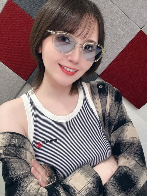 【画像】声優・鬼頭明里のスベスベ腋wwww - Juuuke