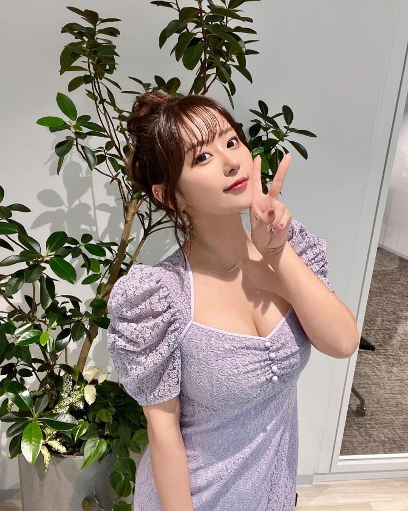 【画像】井口裕香さんの体のラインが強調されたドレス姿wwww - Juuuke