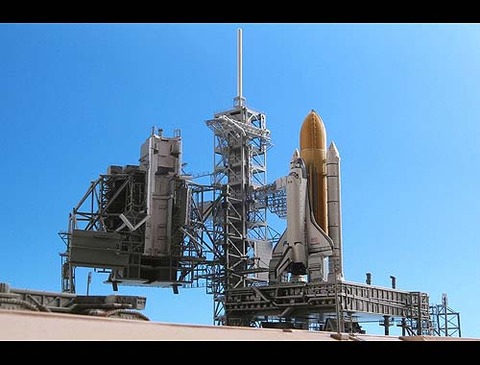 世界でも類をみない模型「1/700 スペースシャトル発射台LC39」 : 日刊 ちっちゃいもの新聞