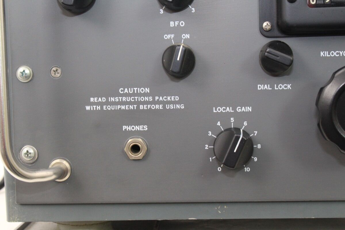 R-390/URR 受信機 : 真空管式無線通信機開発史