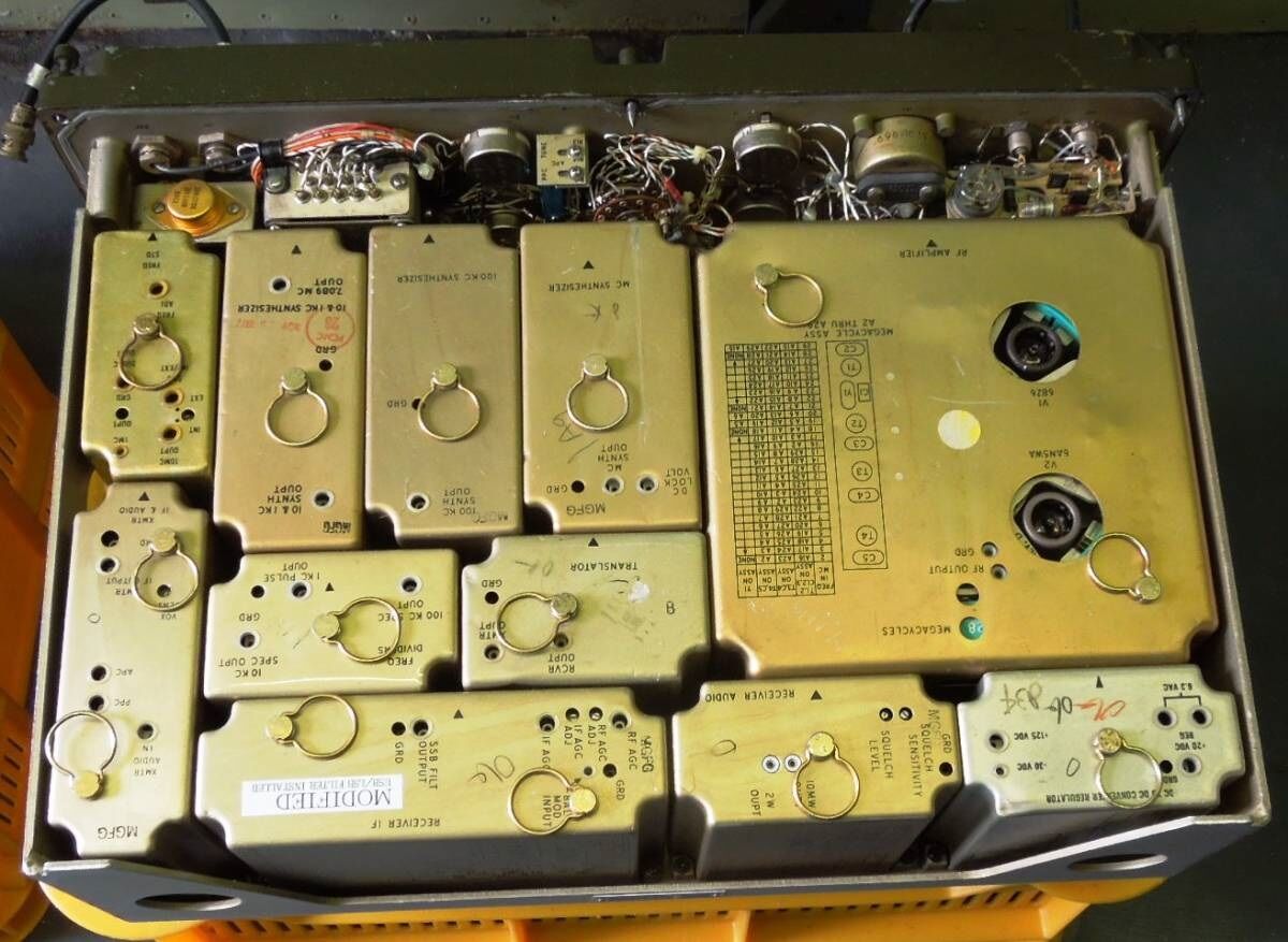 RT-834/GRC-106A 送受信機 : 真空管式無線通信機開発史