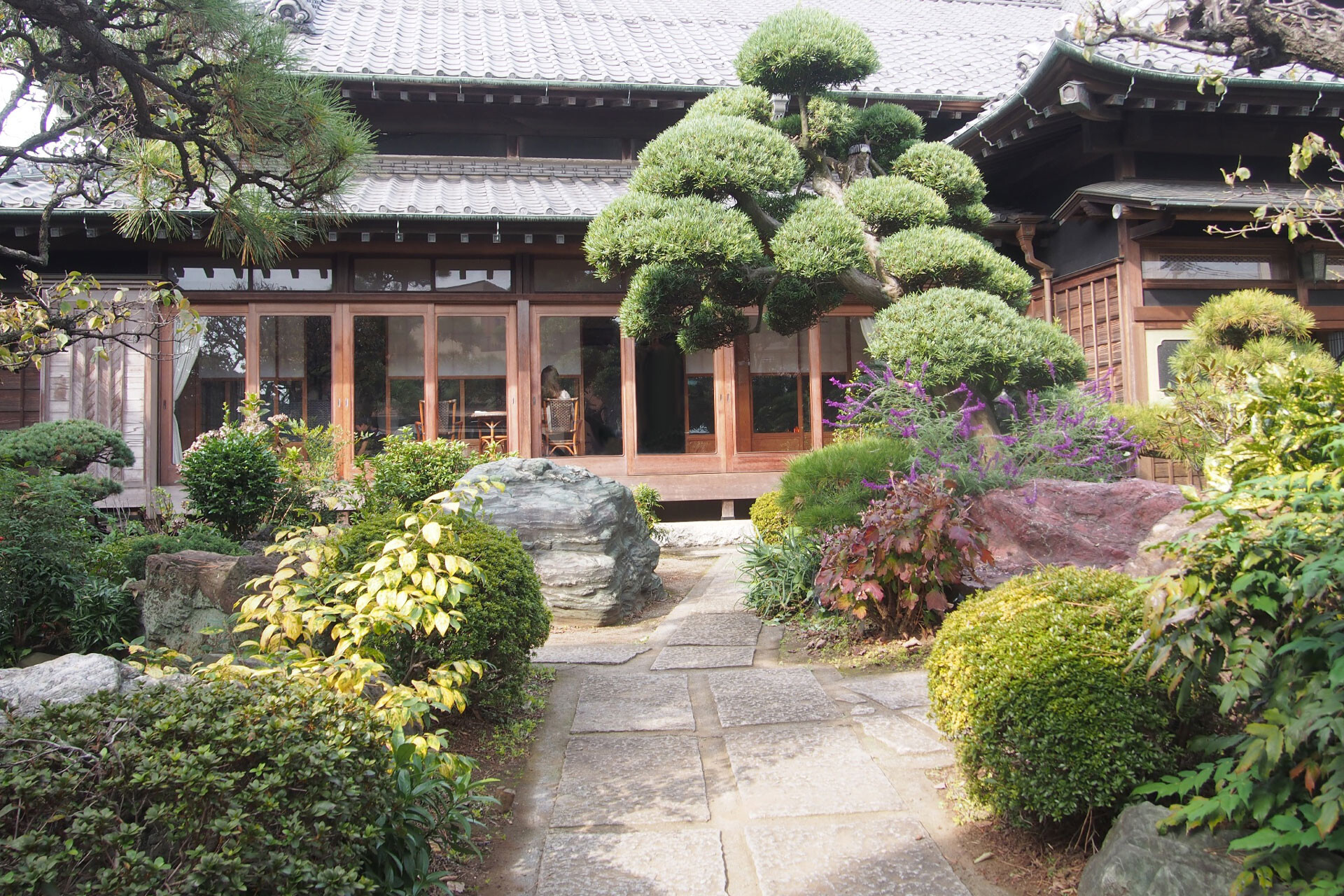 BUBKA 2022年1月号 ※野口衣織 : てゆーか、ロケ地ってどこ？