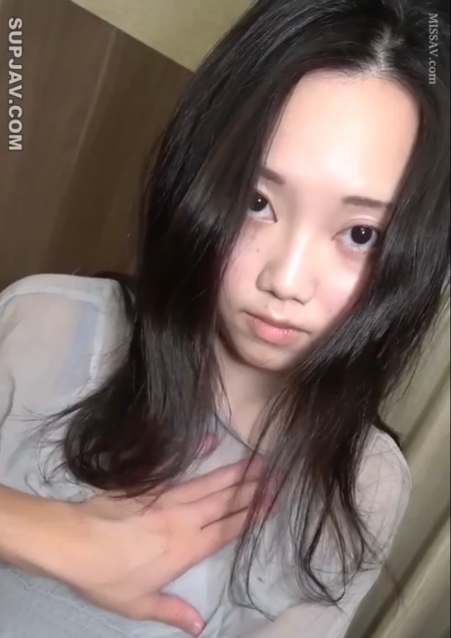 FC2PPV 3913493 【大号泣！！】「この動画拡散しないでください」そう泣きながら訴える彼女。軟体バイリンガールの人生初のハメ撮りは ...