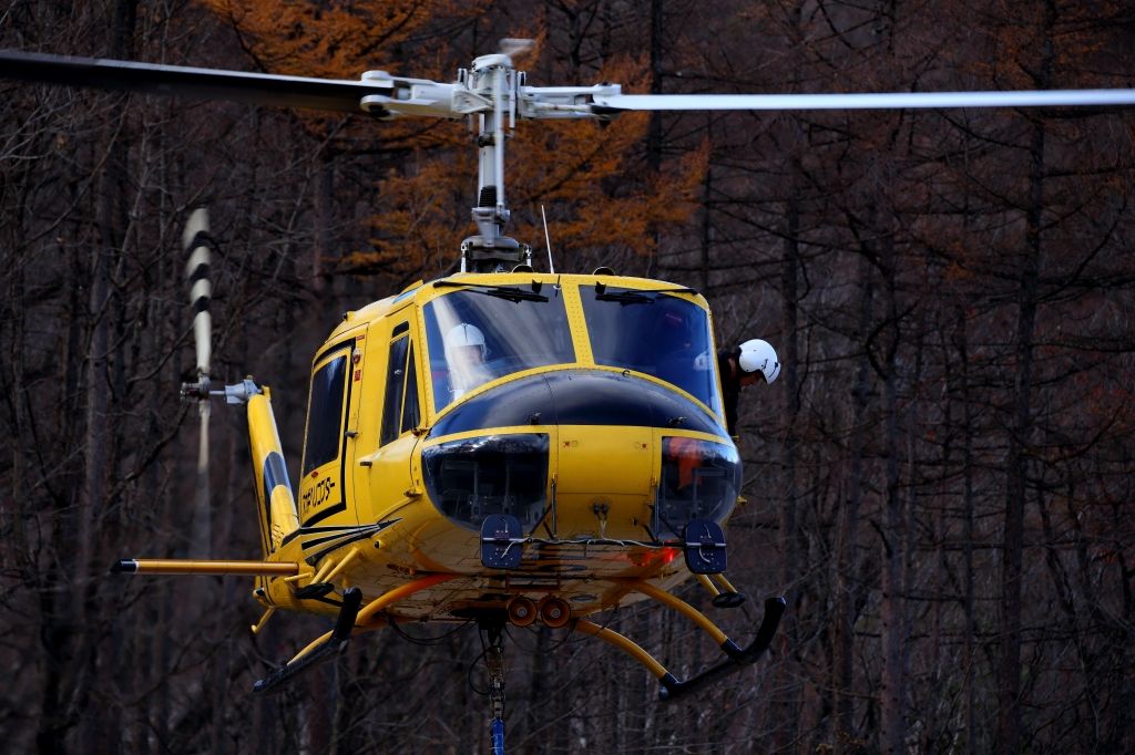 Fuji-Bell 204B-2/アカギヘリコプター : 旅して撮る