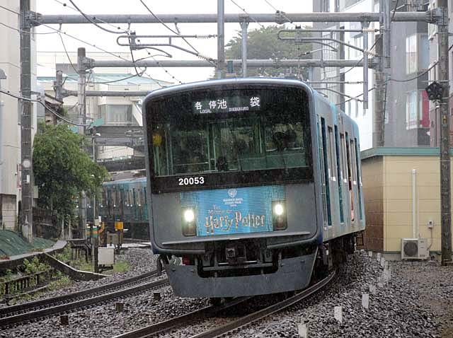 西武鉄道池袋駅の変身 そして “ハリー・ポッター”第2編成登場 | モデラーな日々 とれいんスタッフブログ