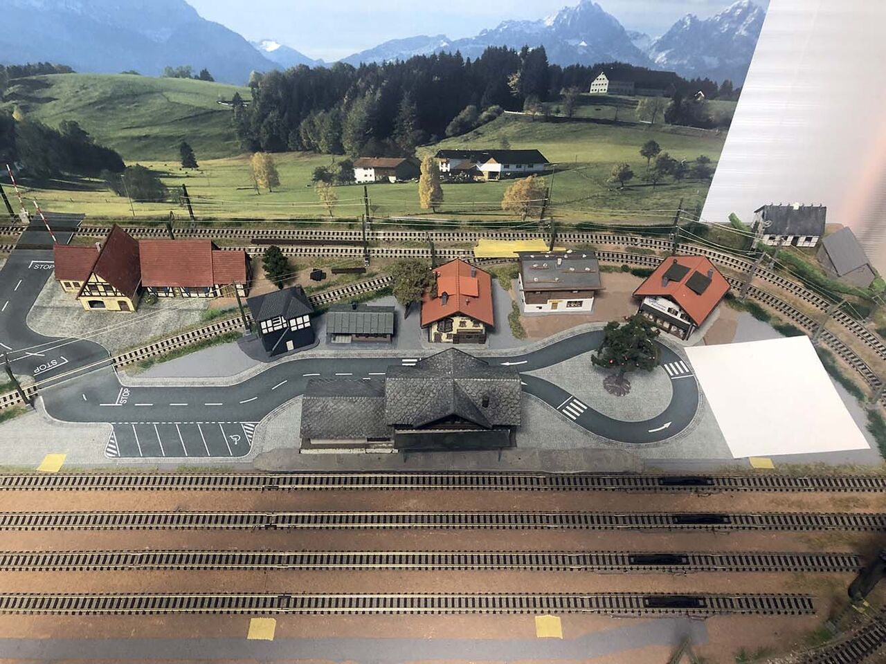 道路を作る : ヨーロッパ型のNゲージ Europäische Modelleisenbahn spur N