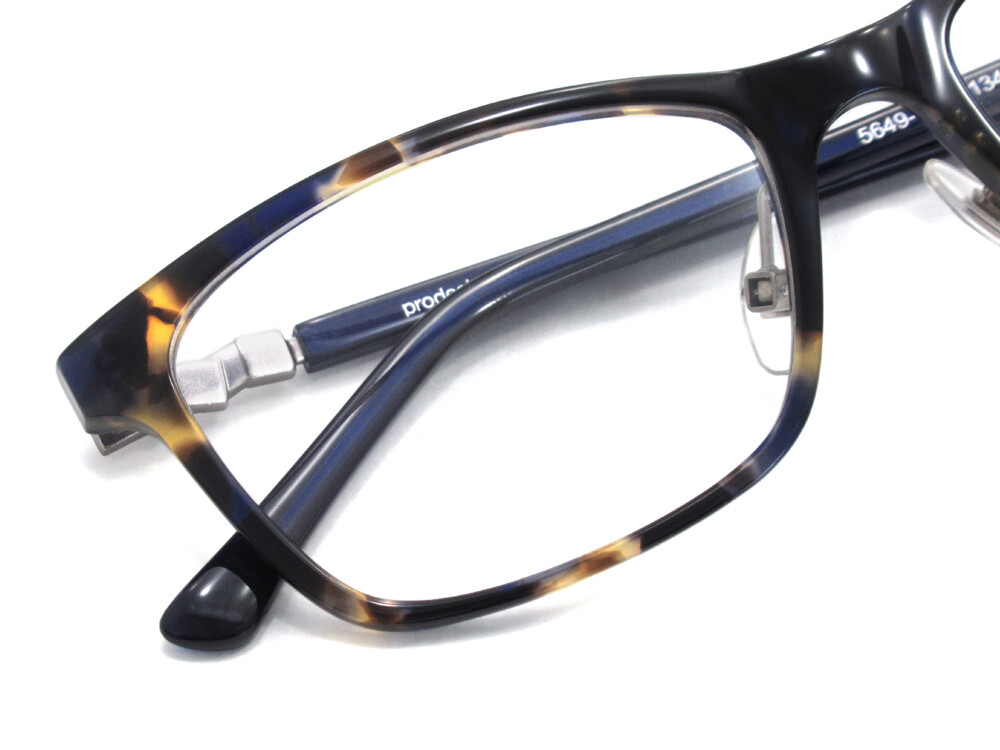 メイドが接客するメガネ屋 キャンディフルーツ オプティカル : prodesign:denmark