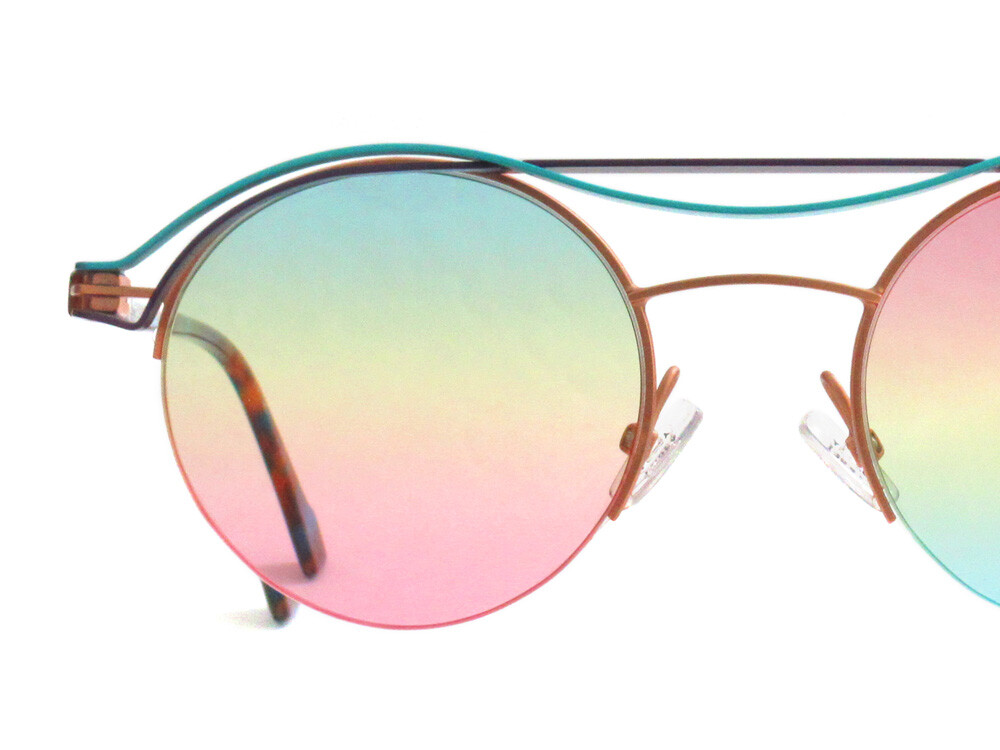 メイドが接客するメガネ屋 キャンディフルーツ オプティカル