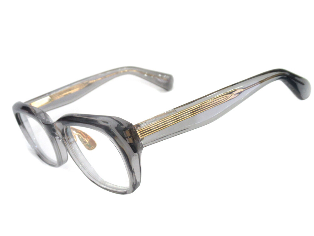 メイドが接客するメガネ屋 キャンディフルーツ オプティカル : 【7D LTH】リムのカッティングとデュアルフィン(サドルパット)に注目！【TOU-灯ｰ】