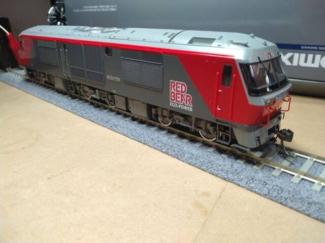 クローゼットの中の鉄道模型 : TOMIX HO DF200 200形 ディーゼル機関車