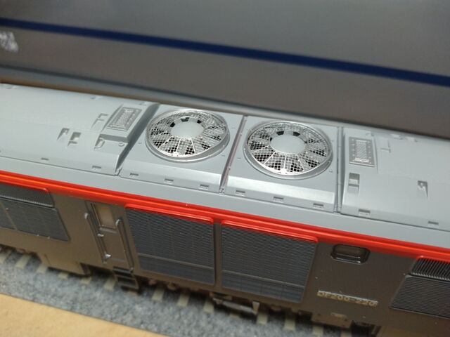 クローゼットの中の鉄道模型 : TOMIX HO DF200 200形 ディーゼル機関車